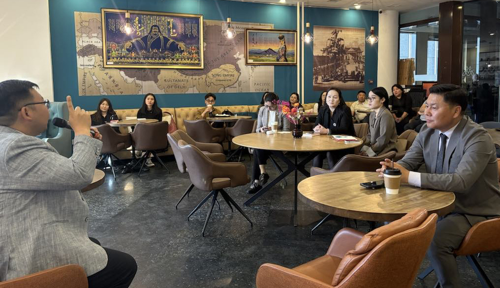 “МИНИЙ ДУРТАЙ ЗАХИРГААНЫ ЭРХ ЗҮЙ” ЦУВРАЛ УУЛЗАЛТ БОЛЛОО